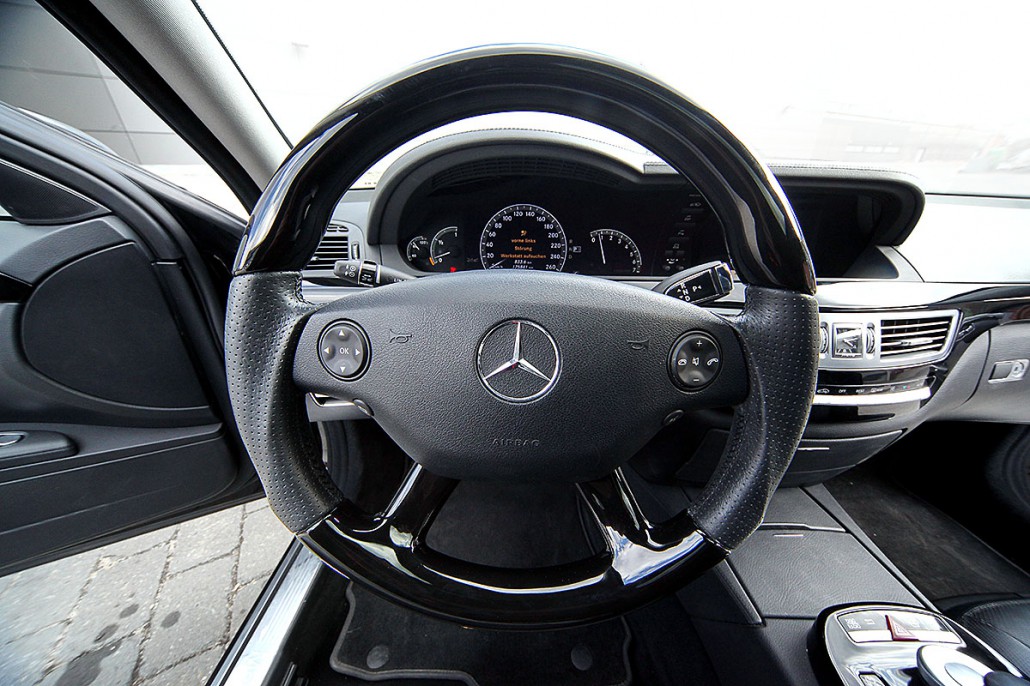 MEC Design W221 steering wheel – black leather with piano black wood ...