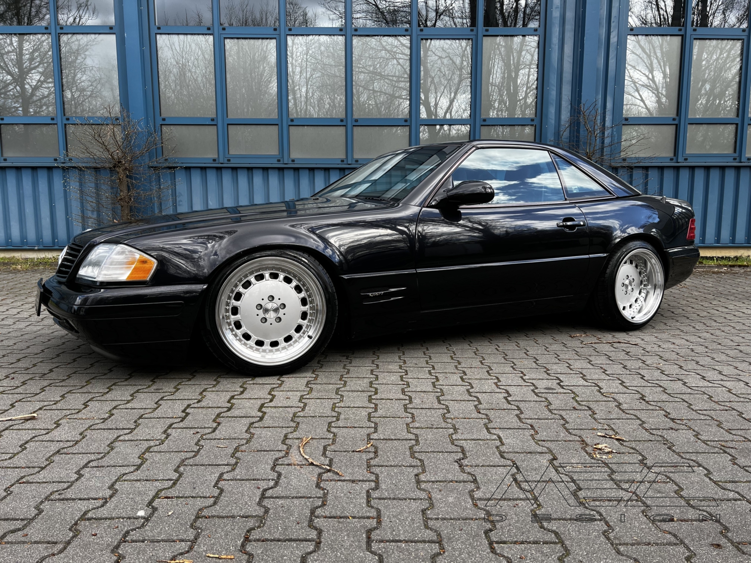 R129 with meclassico3 wheels – MEC Design